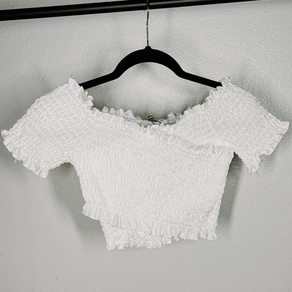 Boohoo | Tops | Scrunched Crop Top | Poshmark